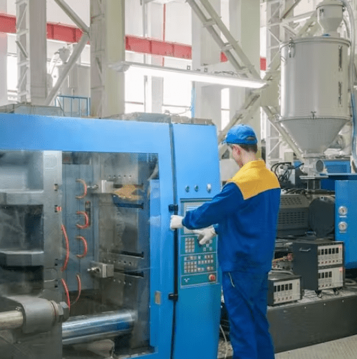 12 Advantages of Injection Molding | Xometry